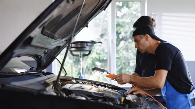 What does a Mechanic Do? Roles, Responsibilities, and Career Insights
